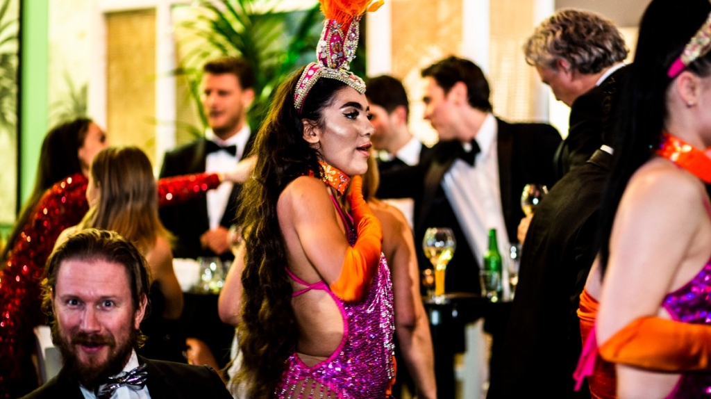 Are Rich People Really Having More Fun than the Rest of Us? – Clicks ...